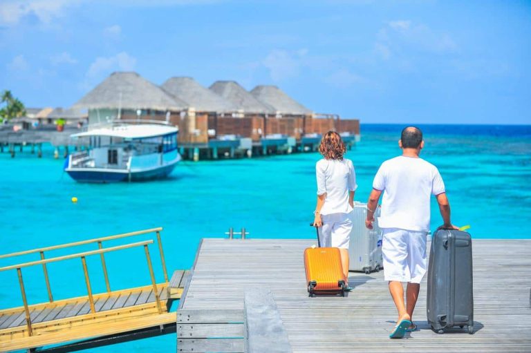 19 Essential Travel Tips for Beginners + 12 Frequently Asked Questions ...